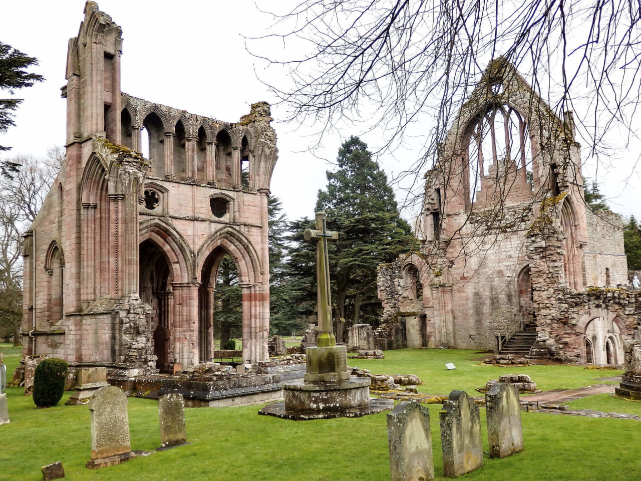 Dryburgh Abbey & The River Tweed - Love from Scotland