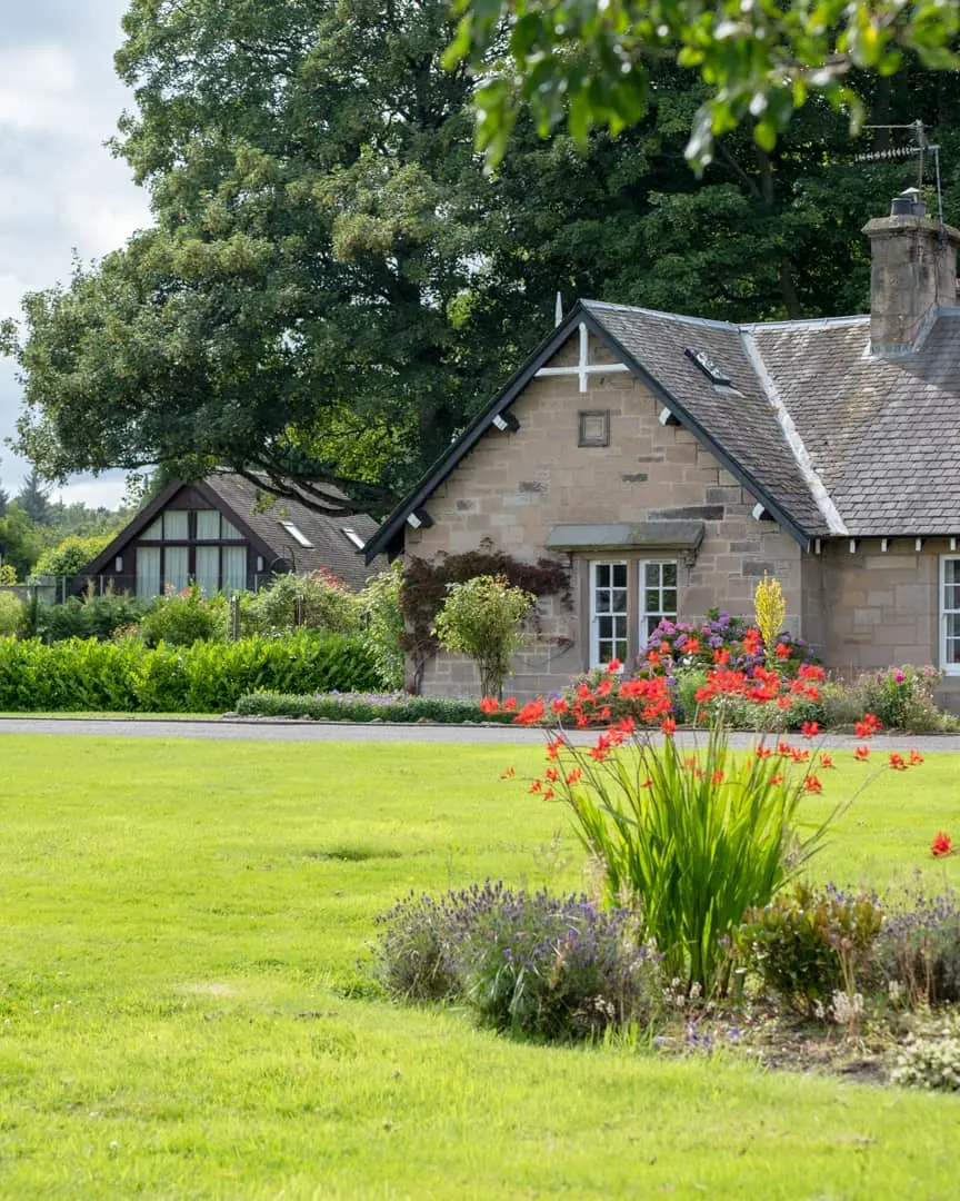 The Dunmore Pineapple and Dunmore Estate, Outlander Scotland