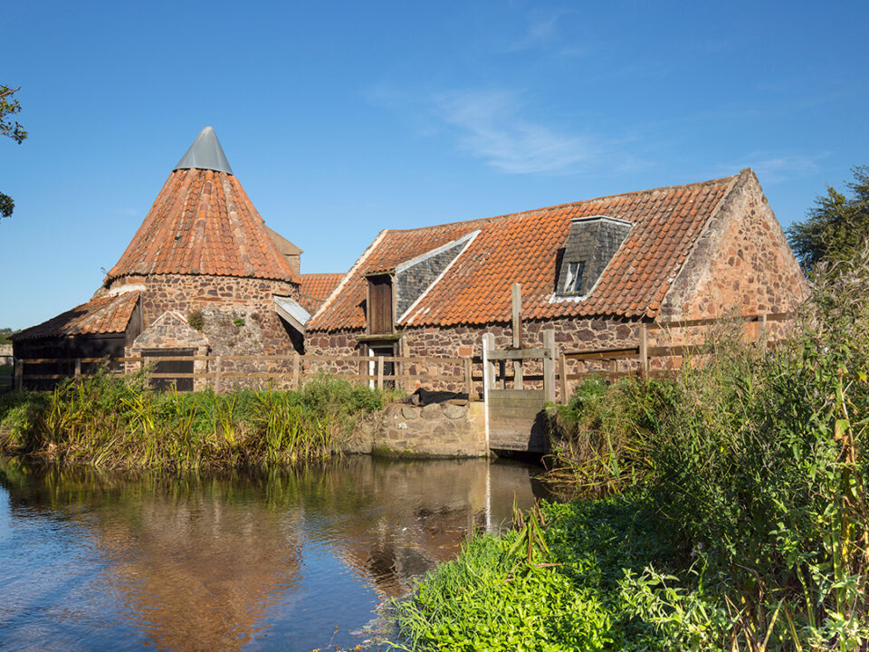 Outlander filming locations - how to go behind the scenes of the hit TV ...
